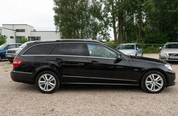 Melns Mercedes-Benz e-200 2011 Liepāja, ar dzinēja tilpumu 2.20 L un nobraukumu 229 tūkst. km par 7700 €, foto 4 vietnē AUTOMOTO.COM.LV