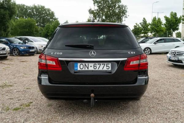 Melns Mercedes-Benz e-200 2011 Liepāja, ar dzinēja tilpumu 2.20 L un nobraukumu 229 tūkst. km par 7700 €, foto 6 vietnē AUTOMOTO.COM.LV