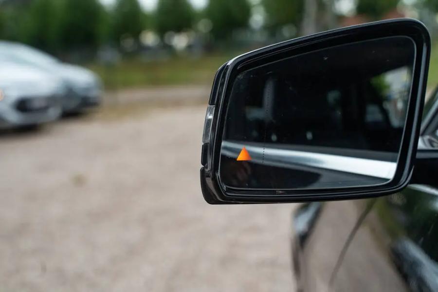 Черный Мерседес E 200 2011 в Лиепая, объемом двигателя 2.20 л и пробегом 229 тыс. км за 7700 €, фото 15 на AUTOMOTO.COM.LV