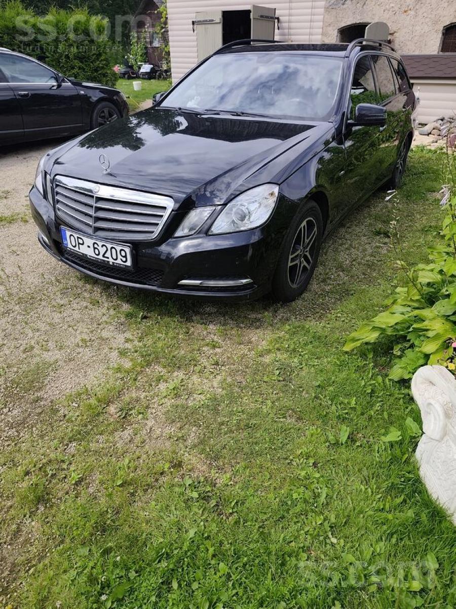 Черный Мерседес E 200 2011 в Айзкраукле, объемом двигателя 2.10 л и пробегом 308 тыс. км за 2500 €, фото 5 на AUTOMOTO.COM.LV