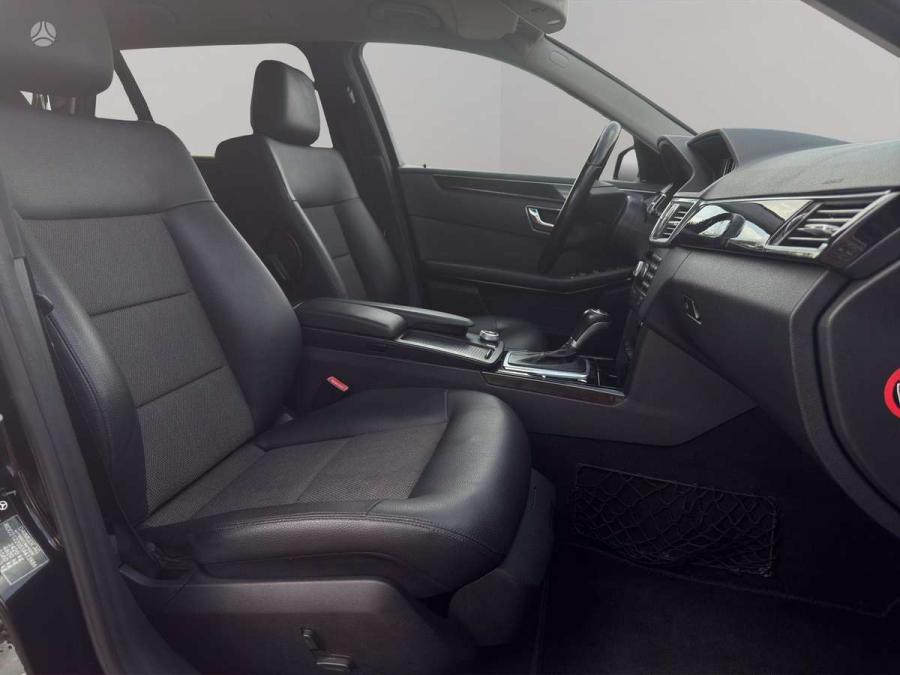 Melns Mercedes-Benz e-200 2011 Kauņa, ar dzinēja tilpumu 2.10 L un nobraukumu 245 tūkst. km par 6999 €, foto 9 vietnē AUTOMOTO.COM.LV