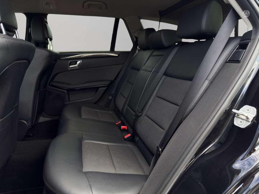 Melns Mercedes-Benz e-200 2011 Kauņa, ar dzinēja tilpumu 2.10 L un nobraukumu 245 tūkst. km par 6999 €, foto 12 vietnē AUTOMOTO.COM.LV