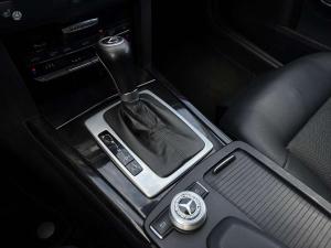 Melns Mercedes-Benz e-200 2011 Kauņa, ar dzinēja tilpumu 2.10 L un nobraukumu 245 tūkst. km par 6999 €, foto 16 vietnē AUTOMOTO.COM.LV