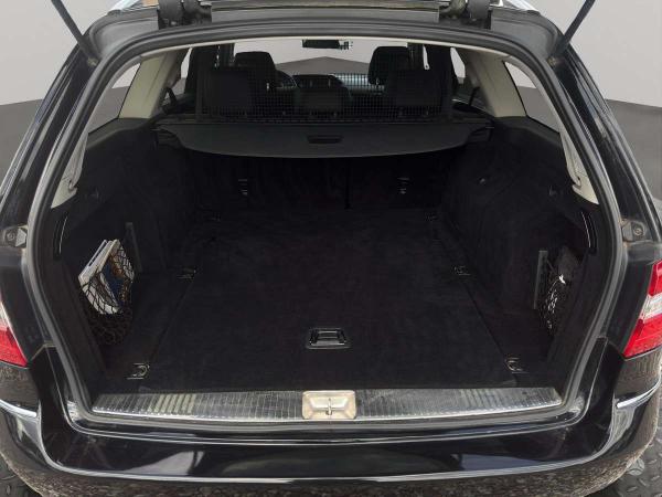 Black Mercedes-Benz e-200 2011 in Kaunas, with an engine capacity of 2.10 L and mileage of 245 thousand km for 6999 €, photo 10 on AUTOMOTO.COM.LV