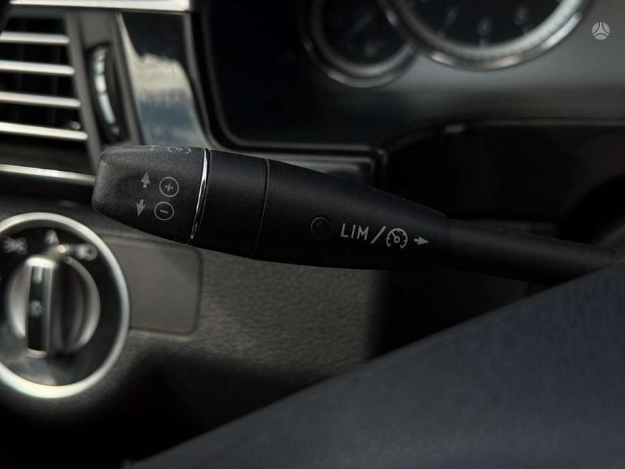 Черный Мерседес E 200 2011 в Каунас, объемом двигателя 2.10 л и пробегом 245 тыс. км за 6999 €, фото 19 на AUTOMOTO.COM.LV
