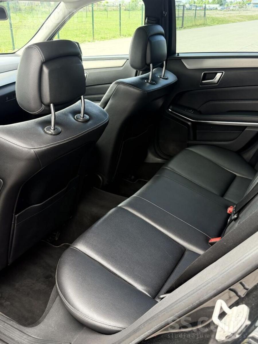 Melns Mercedes-Benz e-200 2013 Liepāja, ar dzinēja tilpumu 2.20 L un nobraukumu 275 tūkst. km par 8500 €, foto 13 vietnē AUTOMOTO.COM.LV