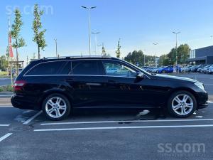 Melns Mercedes-Benz e-200 2013 Rīga, ar dzinēja tilpumu 2.20 L un nobraukumu 275 tūkst. km par 6350 €, foto 4 vietnē AUTOMOTO.COM.LV