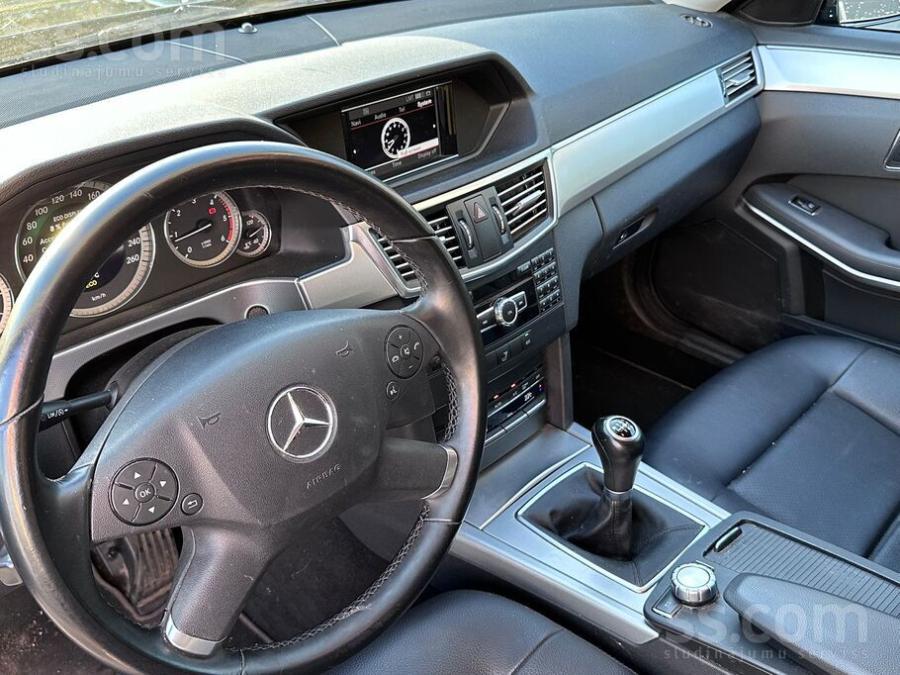 Melns Mercedes-Benz e-200 2013 Rīga, ar dzinēja tilpumu 2.20 L un nobraukumu 275 tūkst. km par 6350 €, foto 8 vietnē AUTOMOTO.COM.LV