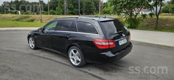 Black Mercedes-Benz e-200 2013 in Ogre, with an engine capacity of 2.20 L and mileage of 375 thousand km for 6100 €, photo 4 on AUTOMOTO.COM.LV