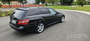 Черный Мерседес E 200 2013 в Огре, объемом двигателя 2.20 л и пробегом 375 тыс. км за 6100 €, фото 4 на AUTOMOTO.COM.LV