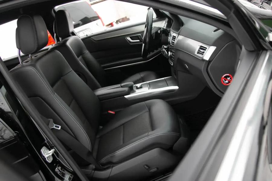 Black Mercedes-Benz e-200 2013 in Tukums, with an engine capacity of 2.00 L and mileage of 249 thousand km for 10990 €, photo 10 on AUTOMOTO.COM.LV