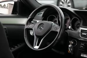 Black Mercedes-Benz e-200 2013 in Tukums, with an engine capacity of 2.00 L and mileage of 249 thousand km for 10990 €, photo 11 on AUTOMOTO.COM.LV