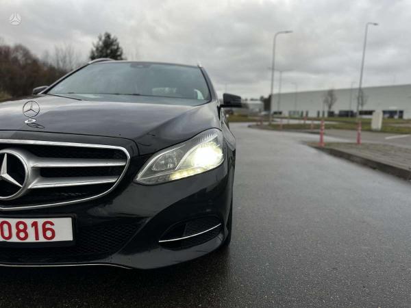 Black Mercedes-Benz e-200 2014 in Vilnius, with an engine capacity of 2.14 L and mileage of 284 thousand km for 8600 €, photo 3 on AUTOMOTO.COM.LV