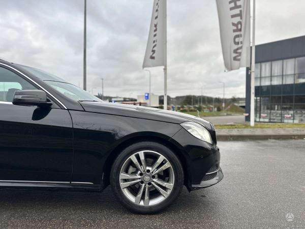 Black Mercedes-Benz e-200 2014 in Vilnius, with an engine capacity of 2.14 L and mileage of 284 thousand km for 8600 €, photo 5 on AUTOMOTO.COM.LV