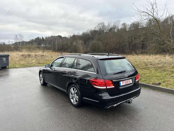 Black Mercedes-Benz e-200 2014 in Vilnius, with an engine capacity of 2.14 L and mileage of 284 thousand km for 8600 €, photo 10 on AUTOMOTO.COM.LV