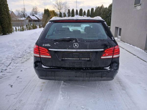 Black Mercedes-Benz e-200 2015 in Taurage, with an engine capacity of 2.20 L and mileage of 356 thousand km for 6400 €, photo 4 on AUTOMOTO.COM.LV