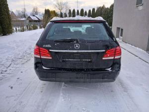 Melns Mercedes-Benz e-200 2015 Tauragė, ar dzinēja tilpumu 2.20 L un nobraukumu 356 tūkst. km par 6400 €, foto 4 vietnē AUTOMOTO.COM.LV