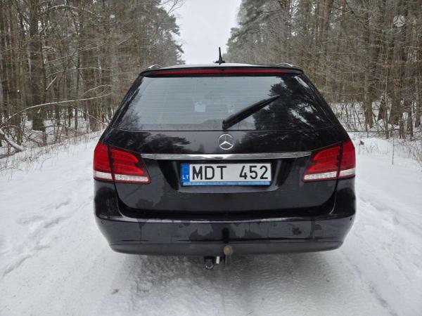 Black Mercedes-Benz e-200 2015 in Alytus, with an engine capacity of 2.10 L and mileage of 265 thousand km for 7499 €, photo 5 on AUTOMOTO.COM.LV