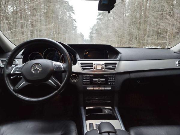 Black Mercedes-Benz e-200 2015 in Alytus, with an engine capacity of 2.10 L and mileage of 265 thousand km for 7499 €, photo 9 on AUTOMOTO.COM.LV