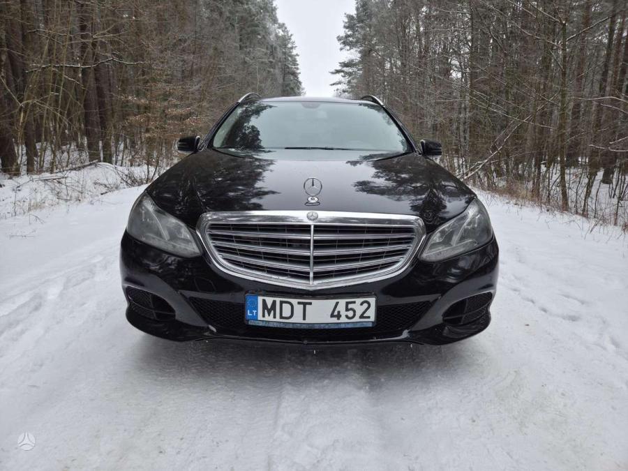 Melns Mercedes-Benz e-200 2015 Alīta, ar dzinēja tilpumu 2.10 L un nobraukumu 265 tūkst. km par 7299 €, foto 2 vietnē AUTOMOTO.COM.LV
