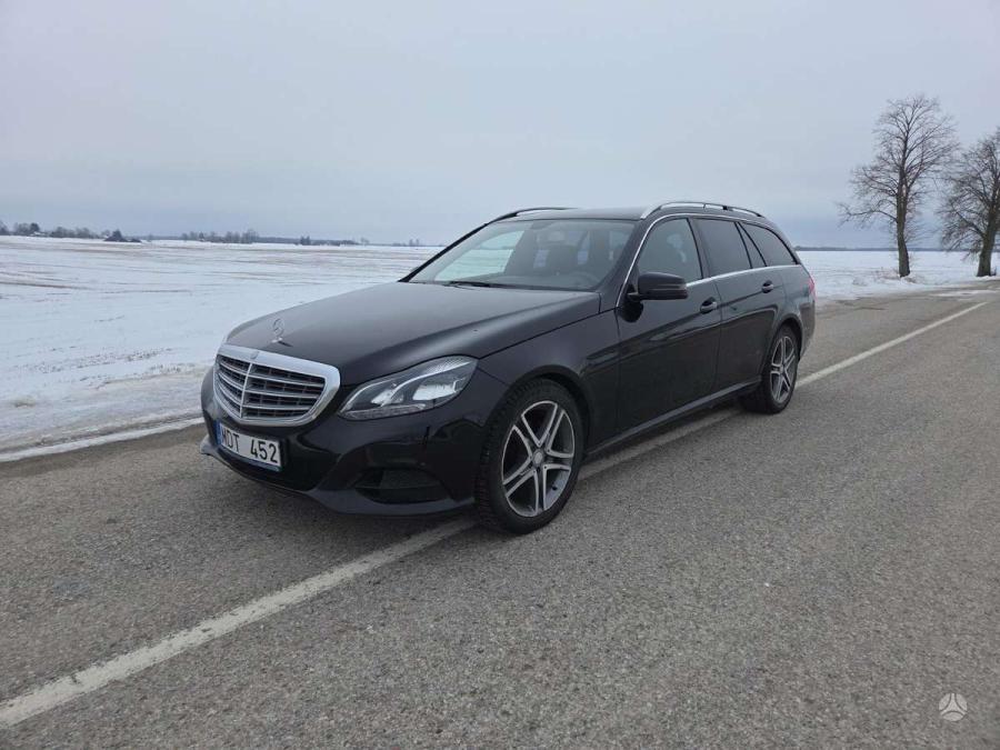 Black Mercedes-Benz e-200 2015 in Alytus, with an engine capacity of 2.10 L and mileage of 264 thousand km for 6999 €, photo 1 on AUTOMOTO.COM.LV