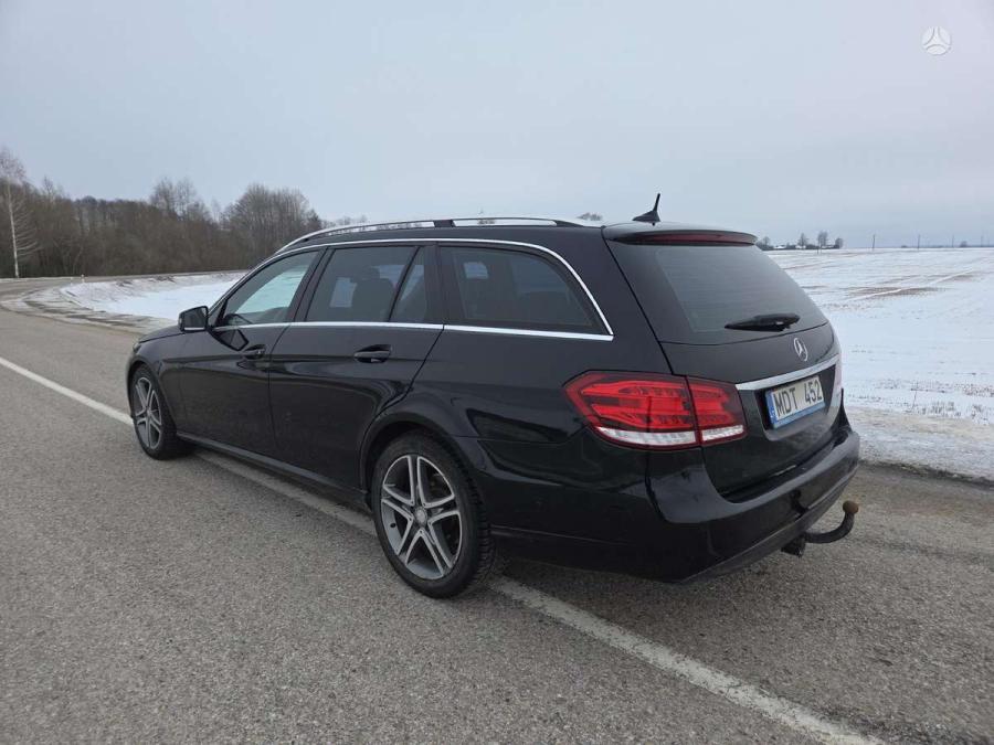 Black Mercedes-Benz e-200 2015 in Alytus, with an engine capacity of 2.10 L and mileage of 264 thousand km for 6999 €, photo 6 on AUTOMOTO.COM.LV