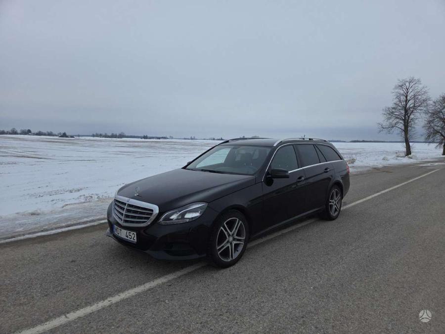 Black Mercedes-Benz e-200 2015 in Alytus, with an engine capacity of 2.10 L and mileage of 264 thousand km for 6999 €, photo 7 on AUTOMOTO.COM.LV
