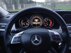 Черный Мерседес E 200 2015 в Таураге, объемом двигателя 2.14 л и пробегом 350 тыс. км за 4800 €, фото 6 на AUTOMOTO.COM.LV