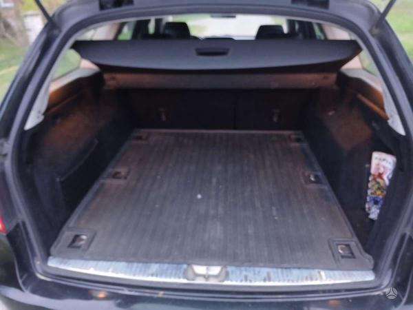 Black Mercedes-Benz e-200 2015 in Taurage, with an engine capacity of 2.14 L and mileage of 350 thousand km for 4800 €, photo 10 on AUTOMOTO.COM.LV