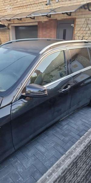 Черный Мерседес E 200 2015 в Паневежис, объемом двигателя 2.10 л и пробегом 300 тыс. км за 2500 €, фото 4 на AUTOMOTO.COM.LV