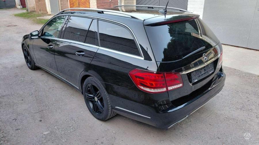 Melns Mercedes-Benz e-200 2015 Birštonas, ar dzinēja tilpumu 2.14 L un nobraukumu 315 tūkst. km par 6850 €, foto 5 vietnē AUTOMOTO.COM.LV