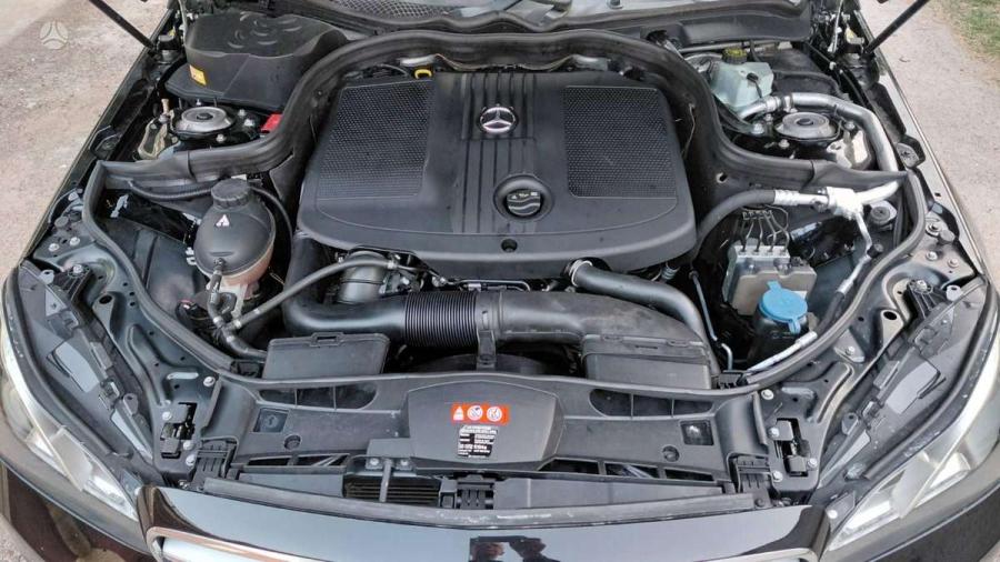 Melns Mercedes-Benz e-200 2015 Birštonas, ar dzinēja tilpumu 2.14 L un nobraukumu 315 tūkst. km par 6850 €, foto 12 vietnē AUTOMOTO.COM.LV