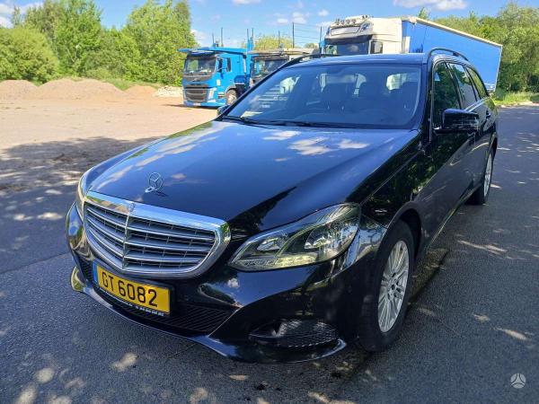 Мерседес E 200 2015 в Таураге на AUTOMOTO.COM.LV Черный Мерседес E 200 2015 в Таураге, объемом двигателя 2.14 л и пробегом 355 тыс. км за 4800 €, фото 3 на AUTOMOTO.COM.LV
