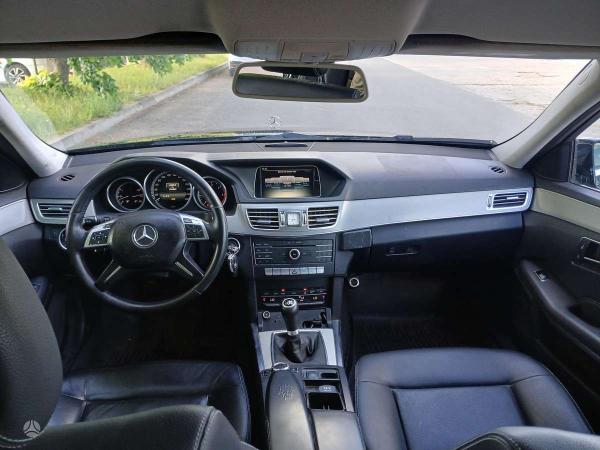 Мерседес E 200 2015 в Таураге на AUTOMOTO.COM.LV Черный Мерседес E 200 2015 в Таураге, объемом двигателя 2.14 л и пробегом 355 тыс. км за 4800 €, фото 9 на AUTOMOTO.COM.LV