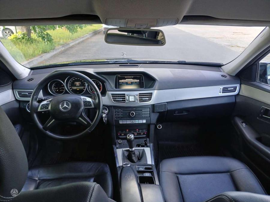 Black Mercedes-Benz e-200 2015 in Taurage, with an engine capacity of 2.14 L and mileage of 355 thousand km for 4800 €, photo 9 on AUTOMOTO.COM.LV