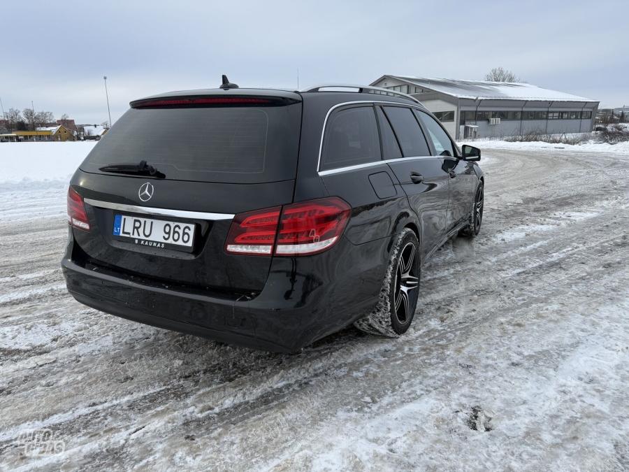 Melns Mercedes-Benz e-200 2016 Radviliškis, ar dzinēja tilpumu 2.10 L un nobraukumu 421 tūkst. km par 10500 €, foto 5 vietnē AUTOMOTO.COM.LV
