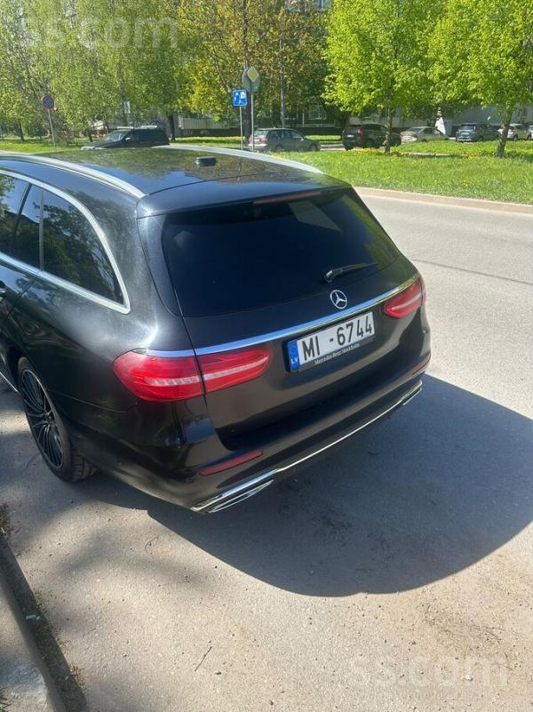 Melns Mercedes-Benz e-200 2016 Rīga, ar dzinēja tilpumu 2.00 L un nobraukumu 350 tūkst. km par 10000 €, foto 5 vietnē AUTOMOTO.COM.LV