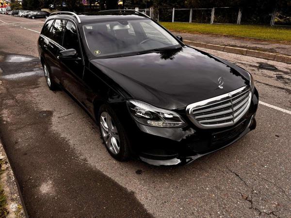 Black Mercedes-Benz e-200 2016 in Kaunas, with an engine capacity of 2.14 L and mileage of 321 thousand km for 7300 €, photo 3 on AUTOMOTO.COM.LV