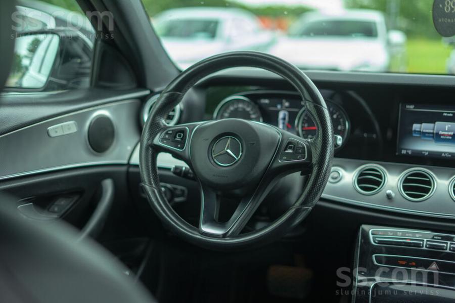 Melns Mercedes-Benz e-200 2017 Liepāja, ar dzinēja tilpumu 2.00 L un nobraukumu 249 tūkst. km par 14950 €, foto 13 vietnē AUTOMOTO.COM.LV