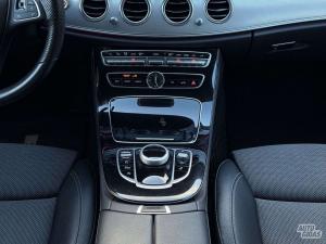 Melns Mercedes-Benz e-200 2017 Kauņa, ar dzinēja tilpumu 2.00 L un nobraukumu 100 tūkst. km par 21875 €, foto 17 vietnē AUTOMOTO.COM.LV