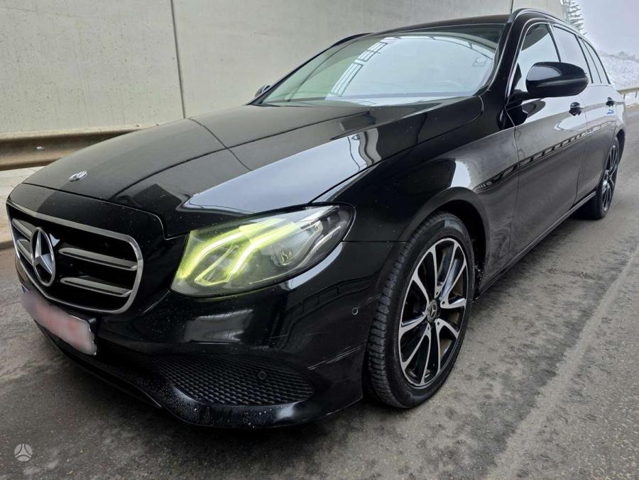 Black Mercedes-Benz e-200 2017 in Marijampole, with an engine capacity of 1.95 L and mileage of 385 thousand km for 8900 €, photo 1 on AUTOMOTO.COM.LV