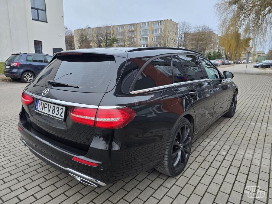 Black Mercedes-Benz e-200 2017 in Kaunas, with an engine capacity of 2.00 L and mileage of 334 thousand km for 12300 €, photo 7 on AUTOMOTO.COM.LV