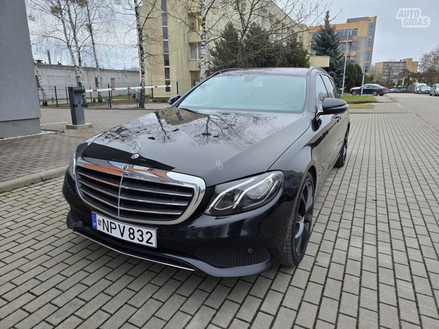 Black Mercedes-Benz e-200 2017 in Kaunas, with an engine capacity of 2.00 L and mileage of 334 thousand km for 12300 €, photo 11 on AUTOMOTO.COM.LV