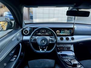 Black Mercedes-Benz e-200 2017 in Druskininkai, with an engine capacity of 1.95 L and mileage of 234 thousand km for 13500 €, photo 12 on AUTOMOTO.COM.LV