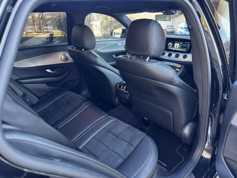 Black Mercedes-Benz e-200 2017 in Druskininkai, with an engine capacity of 1.95 L and mileage of 234 thousand km for 13500 €, photo 15 on AUTOMOTO.COM.LV