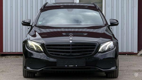 Black Mercedes-Benz e-200 2018 in Ukmerge, with an engine capacity of 1.95 L and mileage of 325 thousand km for 11500 €, photo 5 on AUTOMOTO.COM.LV