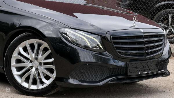 Black Mercedes-Benz e-200 2018 in Ukmerge, with an engine capacity of 1.95 L and mileage of 325 thousand km for 11500 €, photo 7 on AUTOMOTO.COM.LV