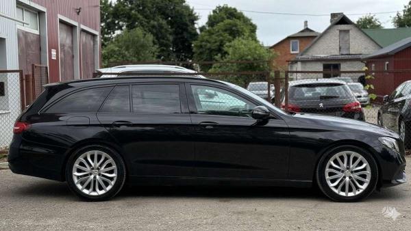 Black Mercedes-Benz e-200 2018 in Ukmerge, with an engine capacity of 1.95 L and mileage of 325 thousand km for 11500 €, photo 8 on AUTOMOTO.COM.LV