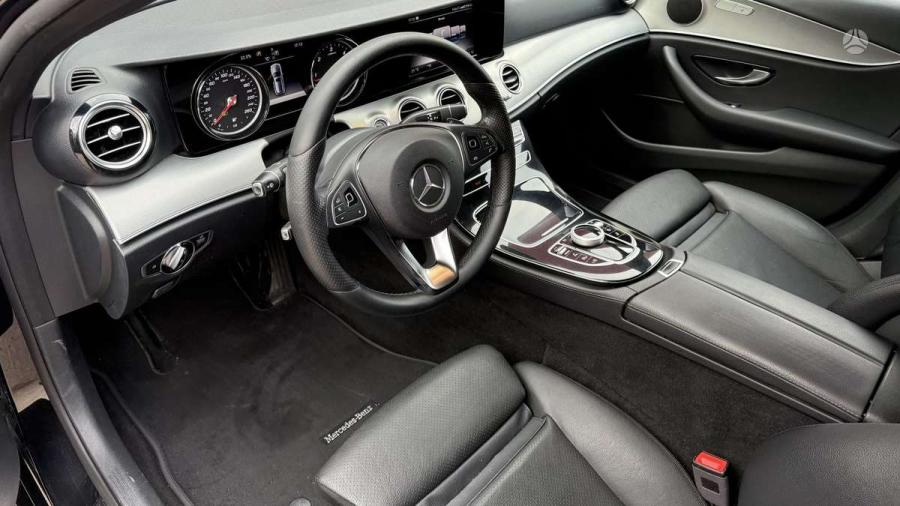 Черный Мерседес E 200 2018 в Укмерге, объемом двигателя 1.95 л и пробегом 325 тыс. км за 11500 €, фото 16 на AUTOMOTO.COM.LV
