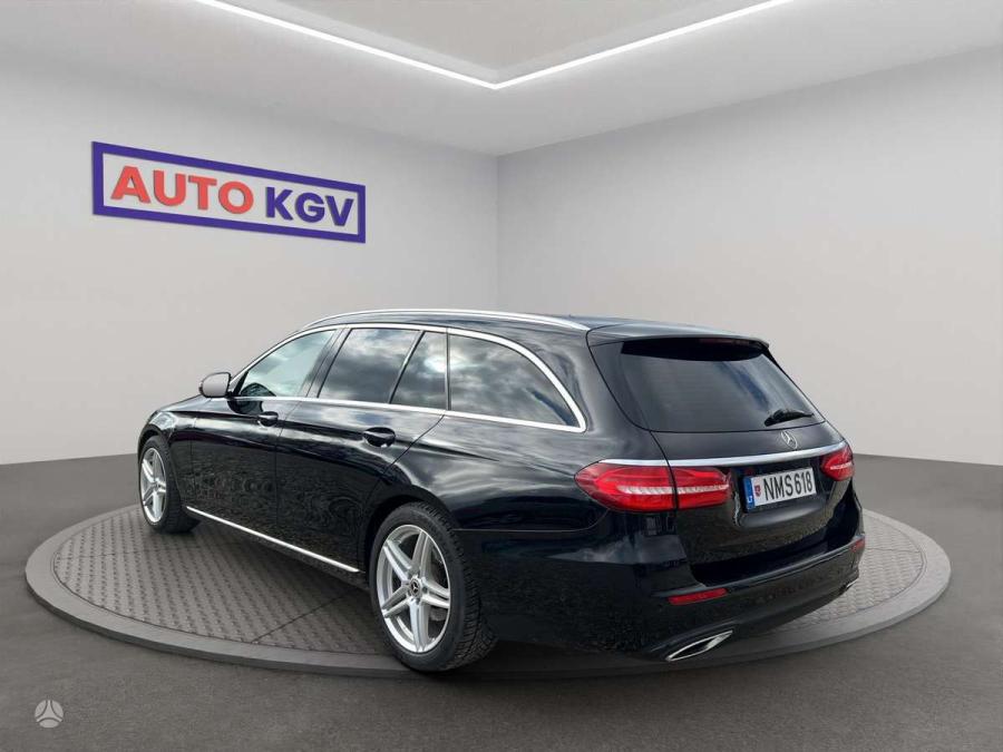 Черный Мерседес E 200 2018 в Каунас, объемом двигателя 2.00 л и пробегом 380 тыс. км за 14999 €, фото 4 на AUTOMOTO.COM.LV